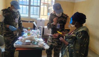 Des casques bleus marocains soignent gratuitement des détenus à Bunia ...